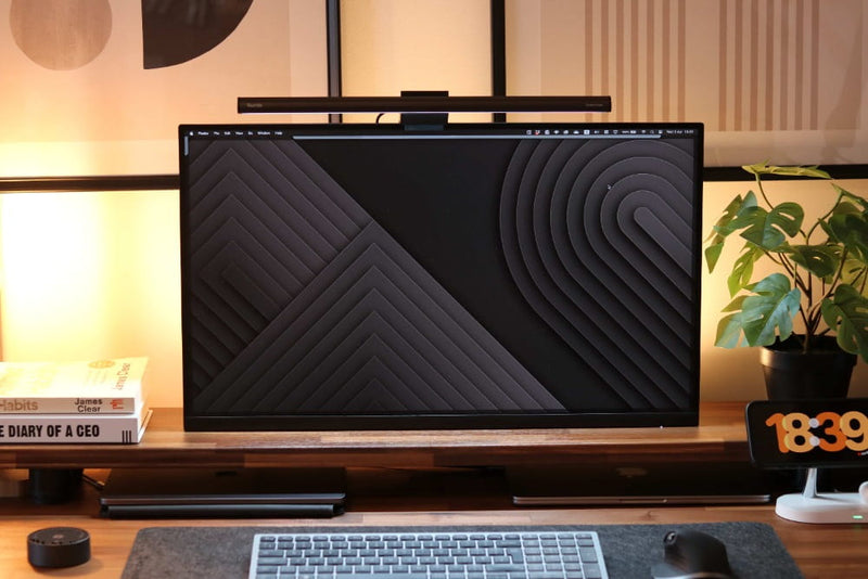 LED ScreenLinear Classic Monitor Light Bar – 15.7", Curved & Camera-Ready