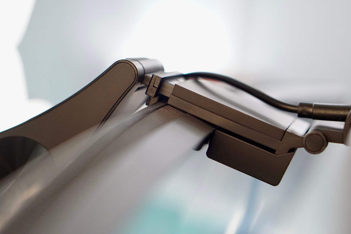 LED ScreenLinear Q-Curve 208 Comouter monitor light Bar PRO+(20.1Inch)