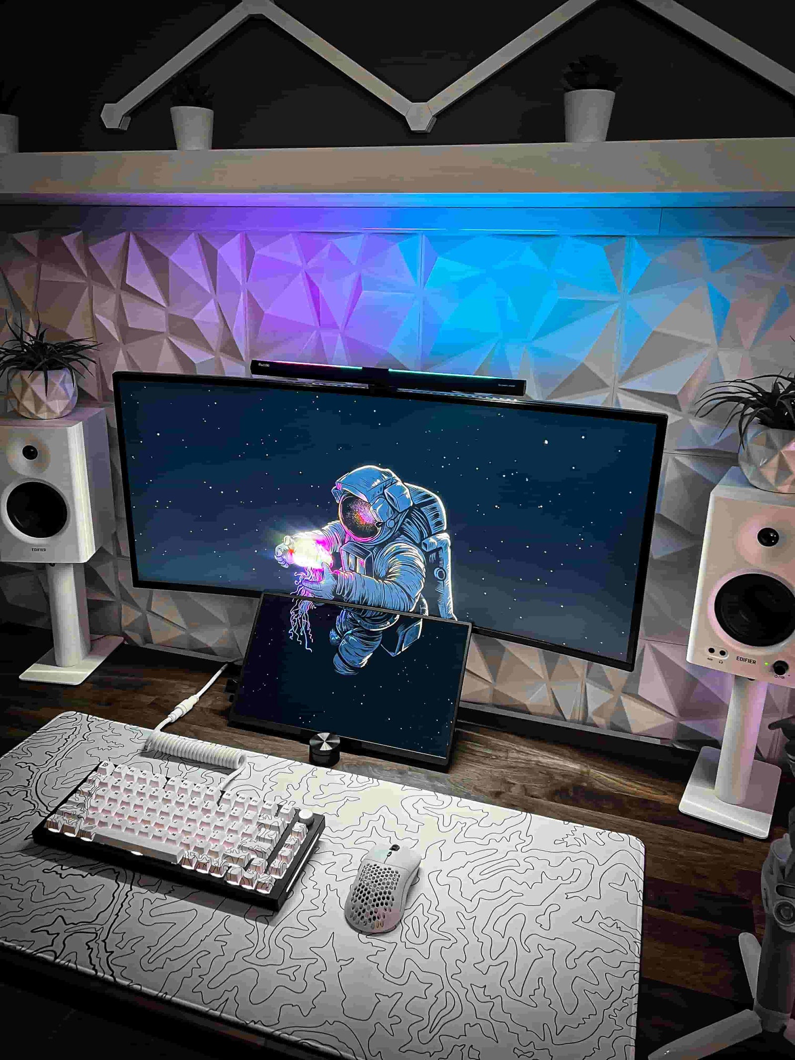 LED ScreenLinear Basic RGB – 15.7" Dual Light Monitor Bar, Eye-Care Gaming